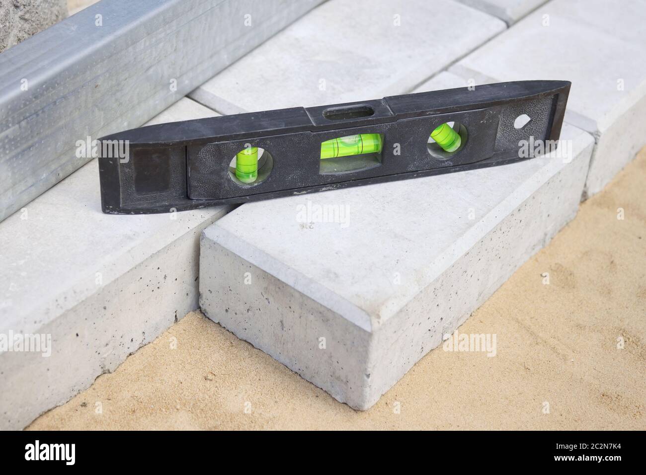 Laying concrete blocks hi-res stock photography and images - Alamy