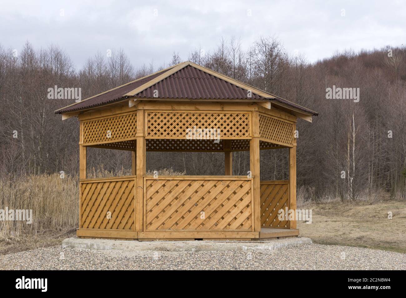 Open wood cabin in the woods Stock Photo - Alamy