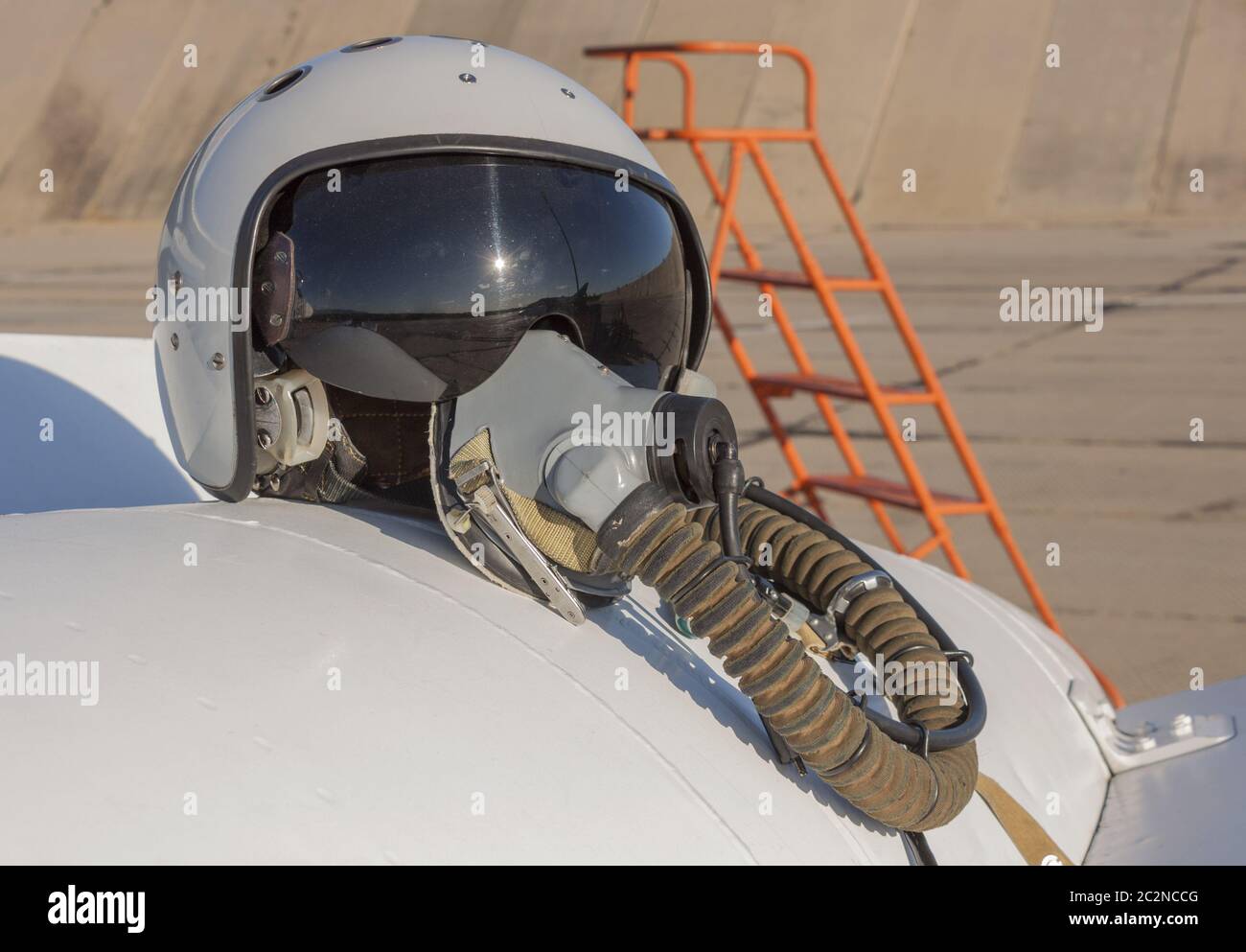 Fighter pilot helmet hi-res stock photography and images - Alamy