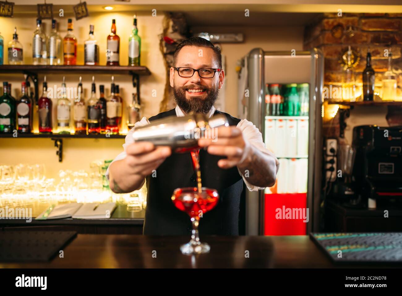 Flairing barman hi-res stock photography and images - Alamy
