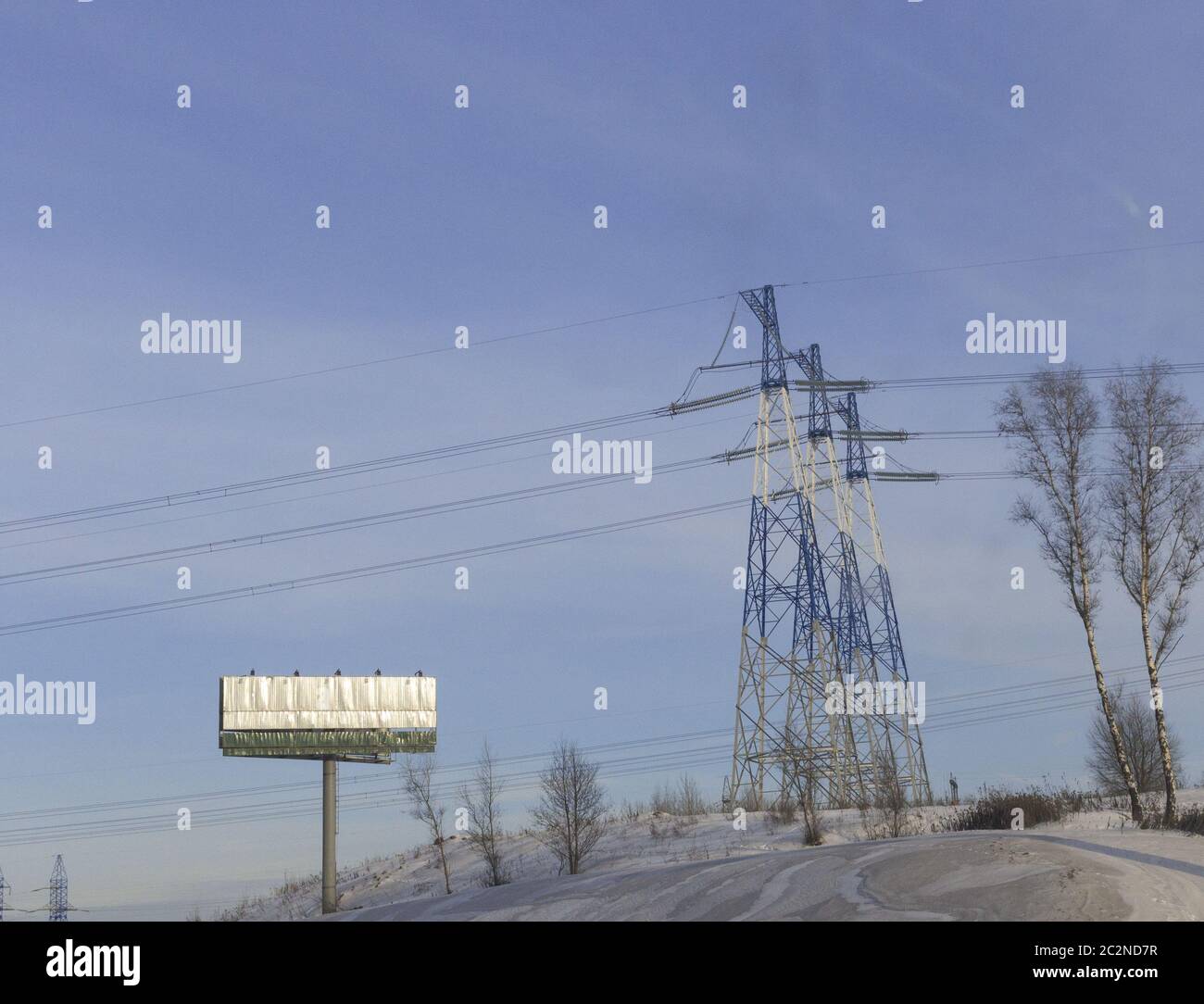 Overhead electric line equipment hi-res stock photography and images ...