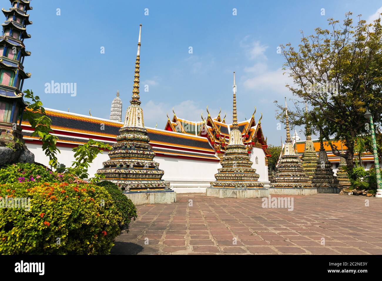 Place of worship in wat po temple hi-res stock photography and images ...