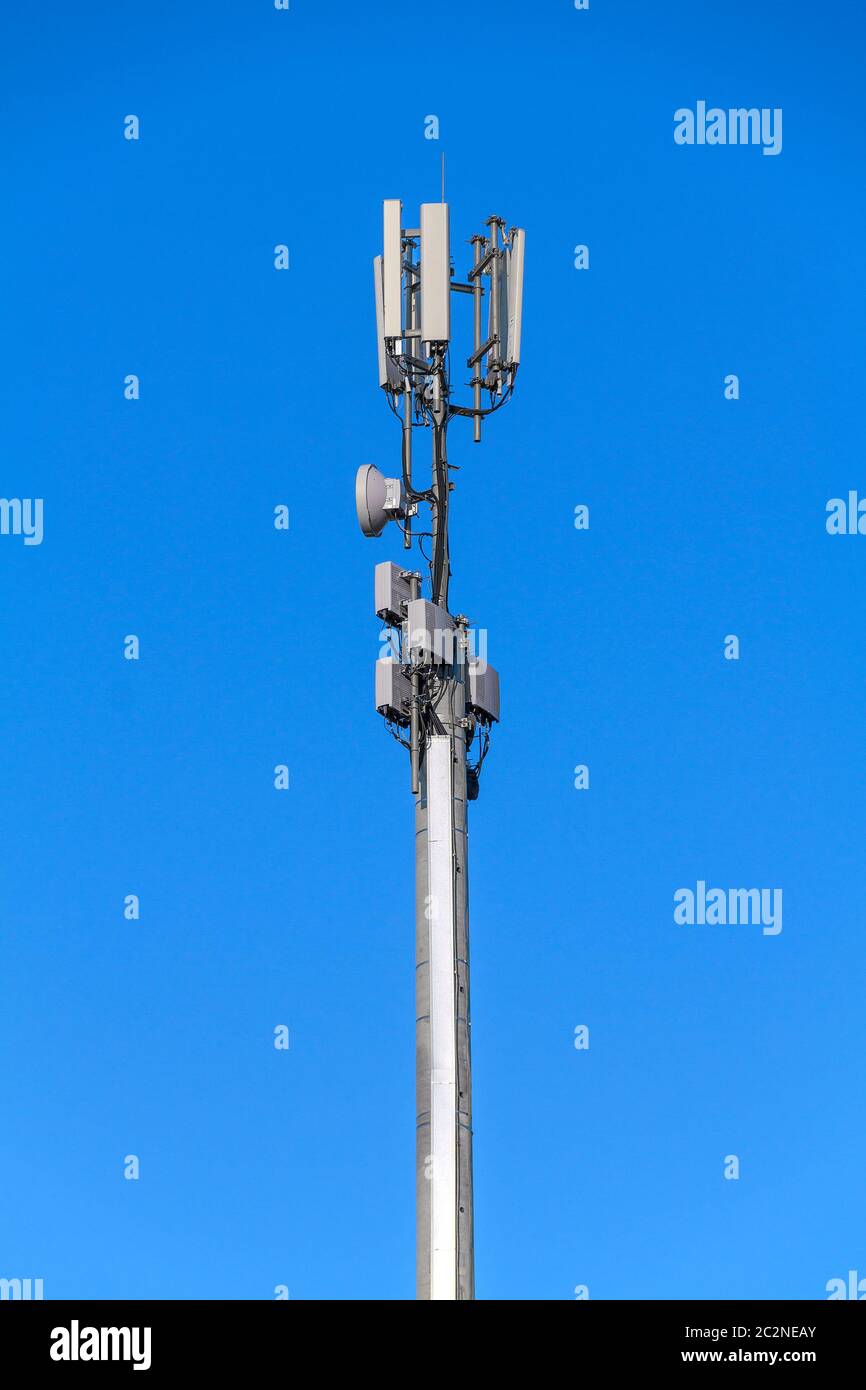Cellular antennas hi-res stock photography and images - Alamy