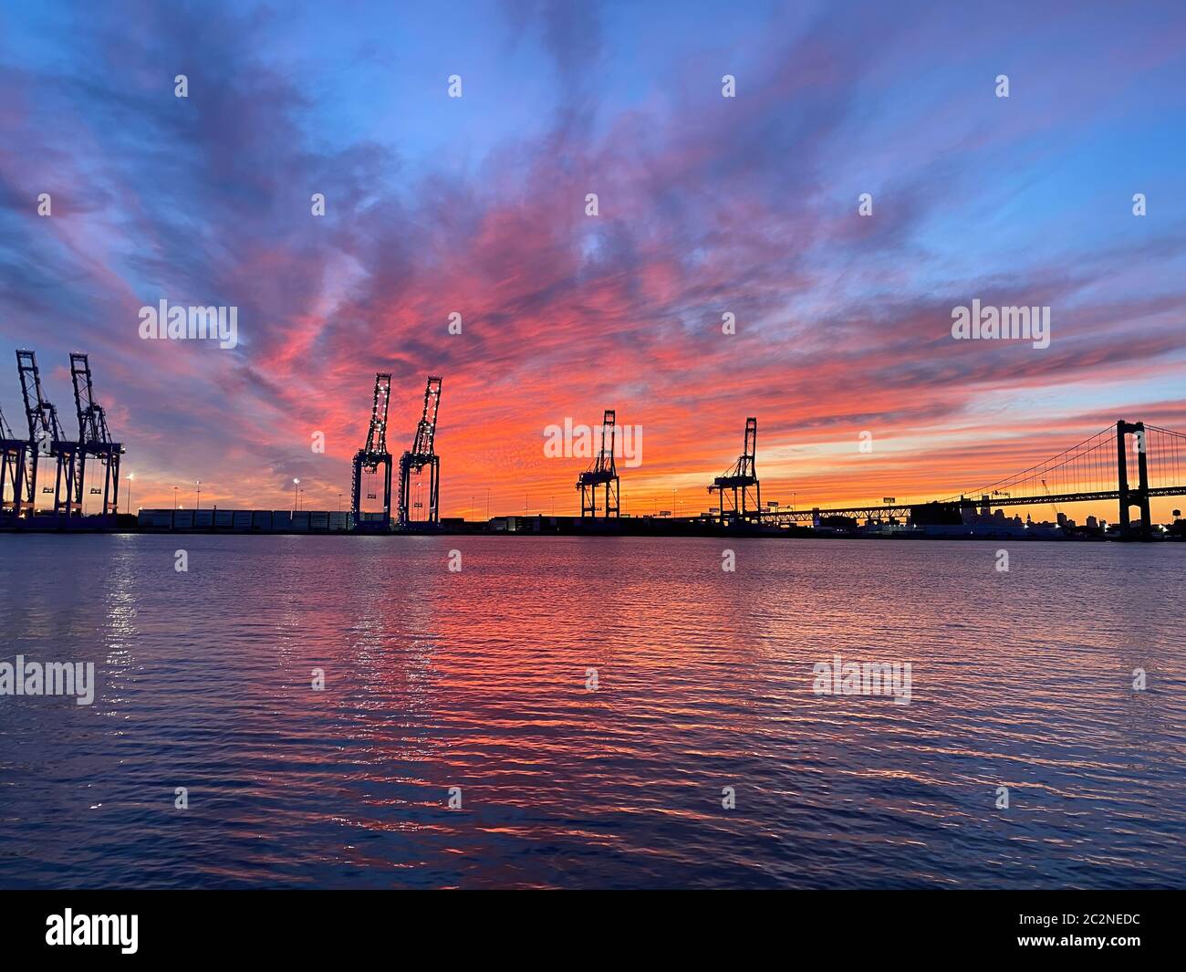 Walt whitman bridge hi-res stock photography and images - Alamy