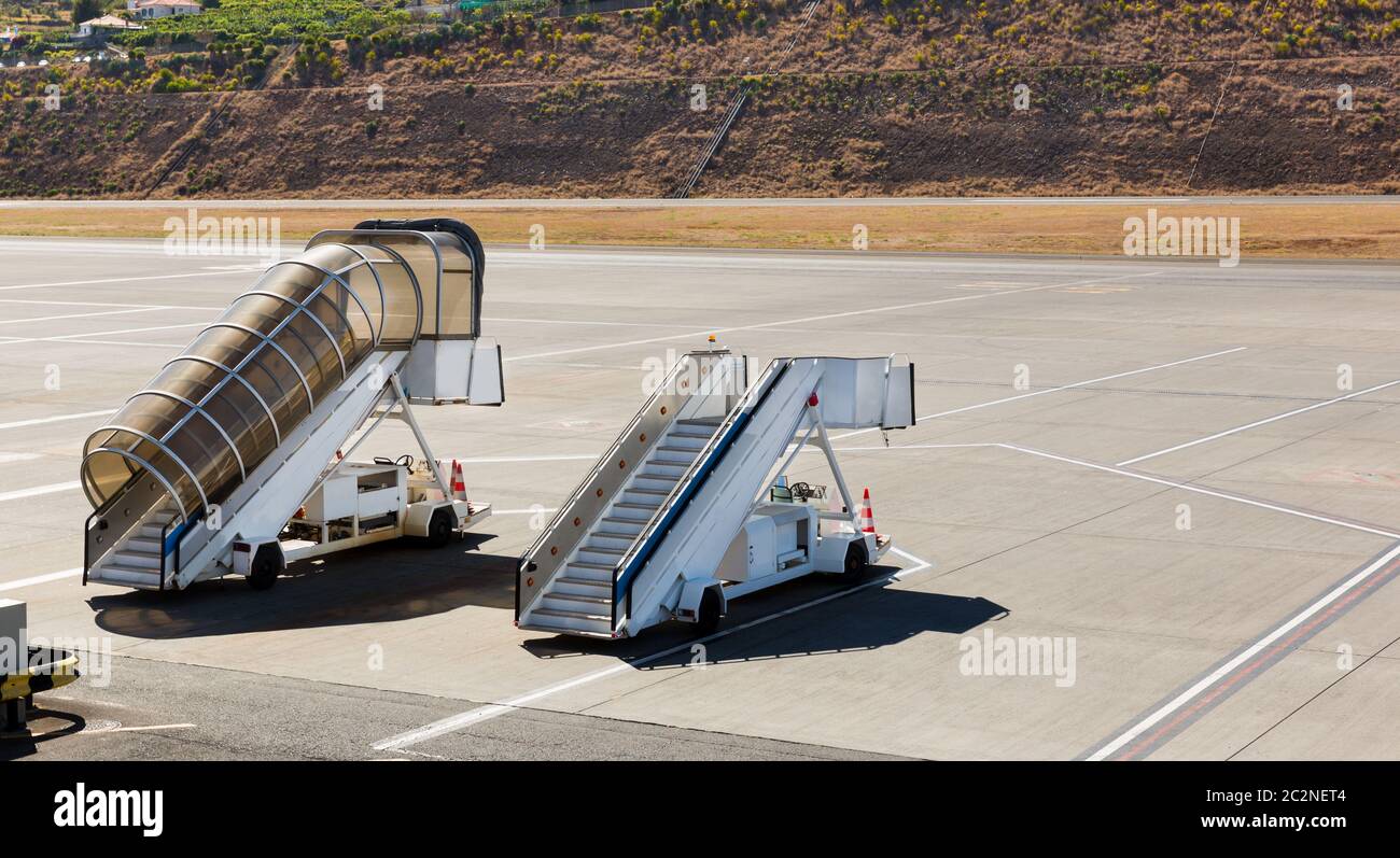 Boarding ramps hi-res stock photography and images - Alamy