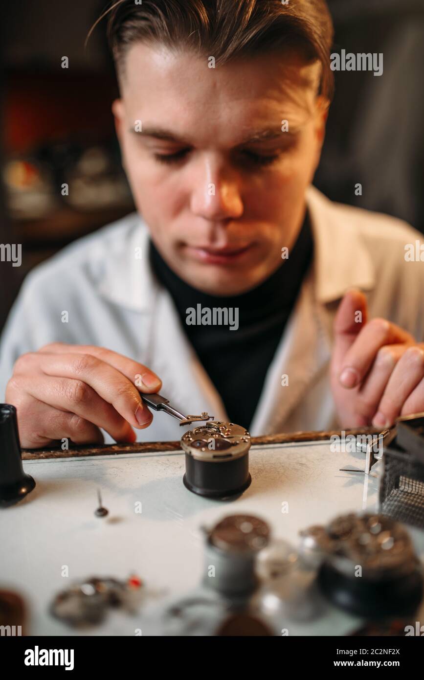 Gold watch broken glass hi-res stock photography and images - Alamy