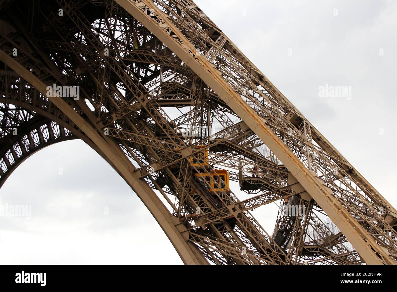 France lift in eiffel tower hi-res stock photography and images - Alamy