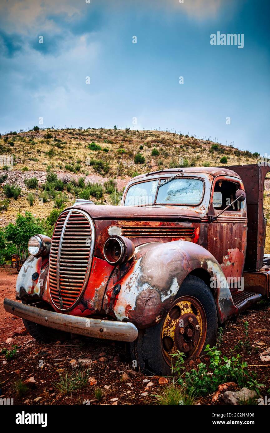 Rotting antique truck hi-res stock photography and images - Alamy