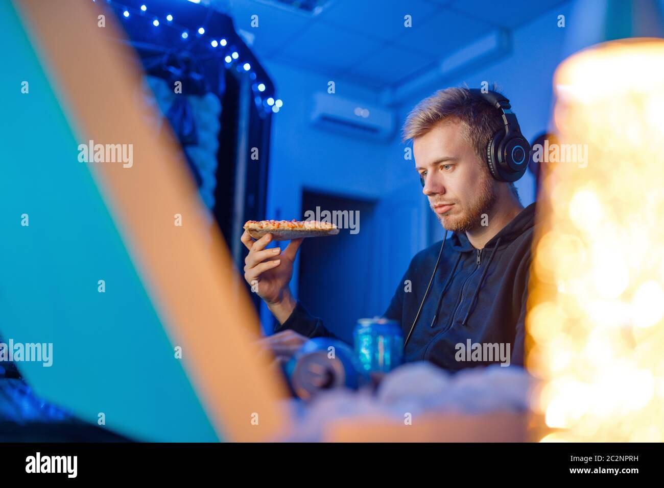 Pizza eating competition hi-res stock photography and images - Alamy