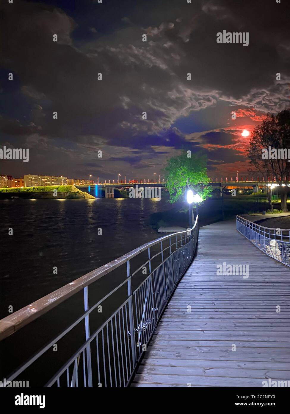 night shot of the bridge and night sky Stock Photo - Alamy