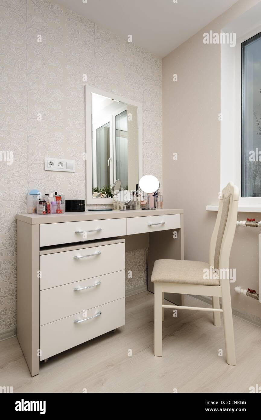 make up table in bedroom Stock Photo - Alamy