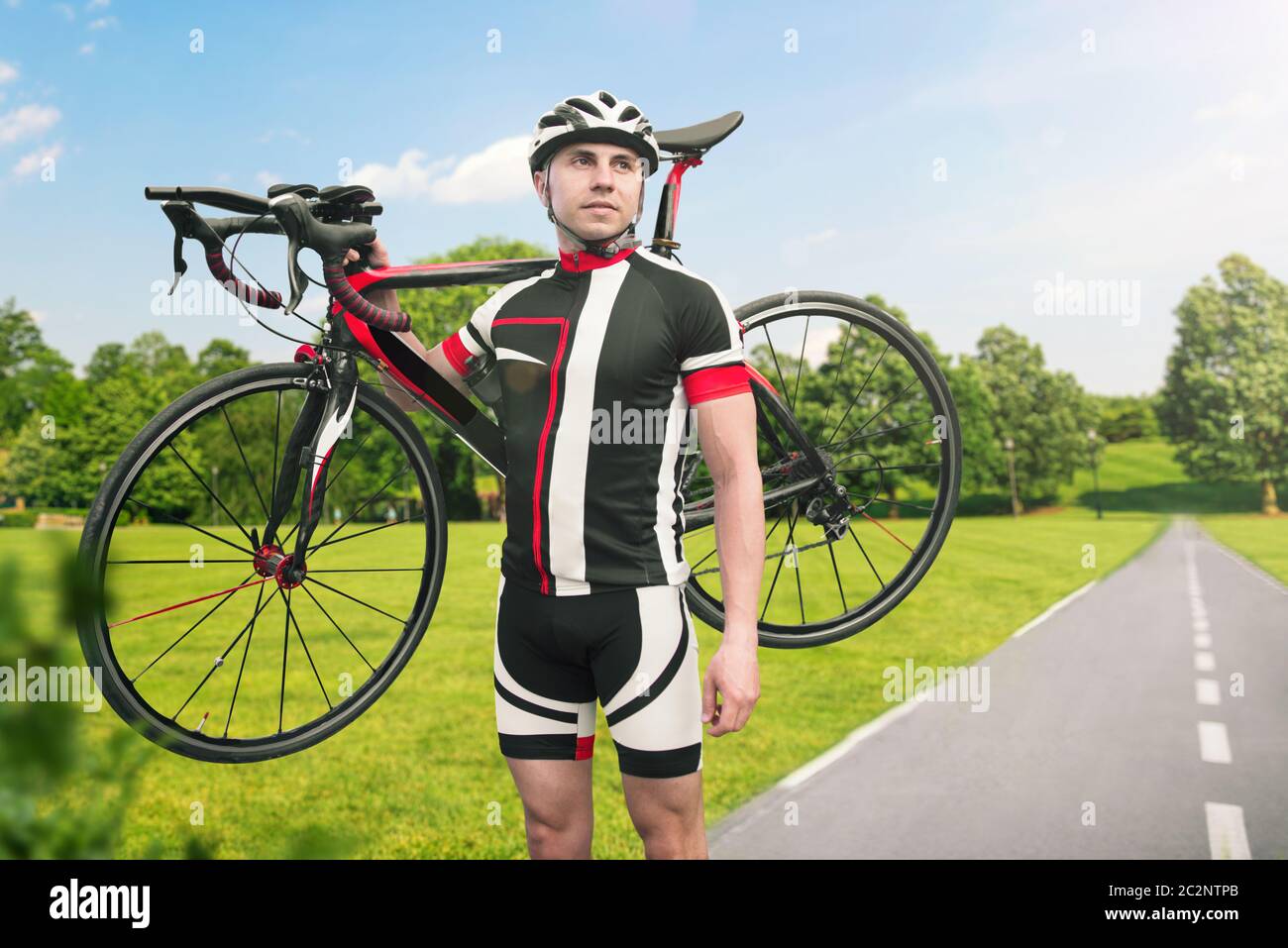 Shoulder rides hi-res stock photography and images - Alamy