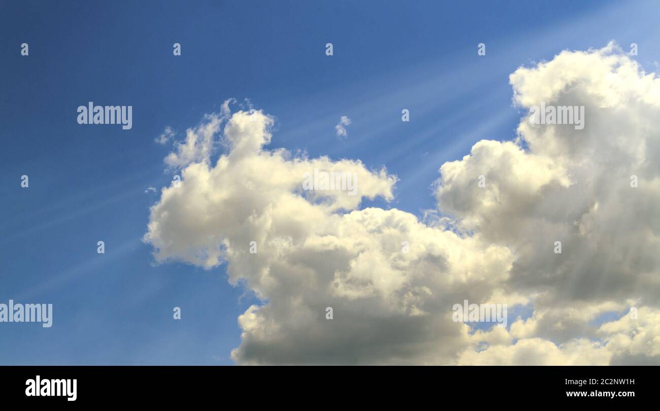 Clouds with sunbeams hi-res stock photography and images - Alamy