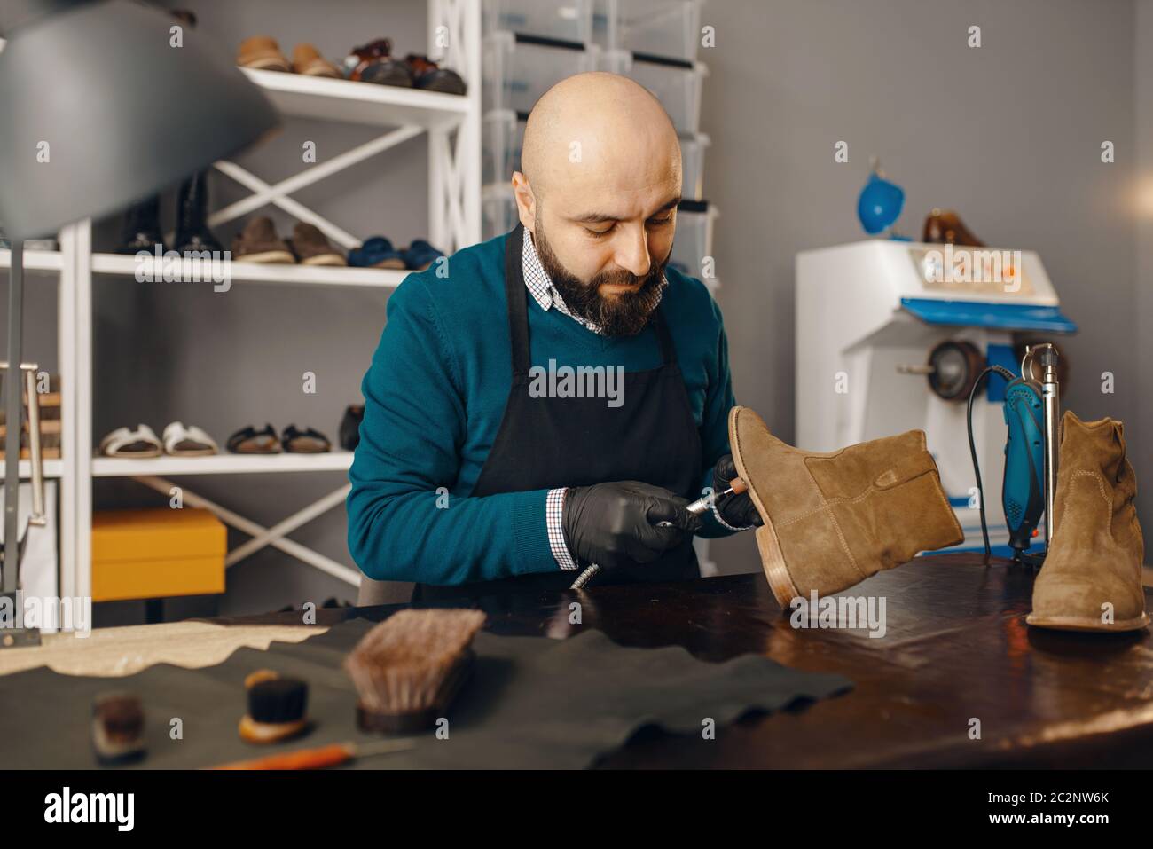 Shoemaking master hi-res stock photography and images - Alamy