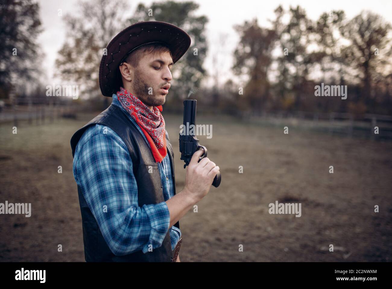 Cowboy with revolver wins gunfight, lucky strike on texas ranch ...