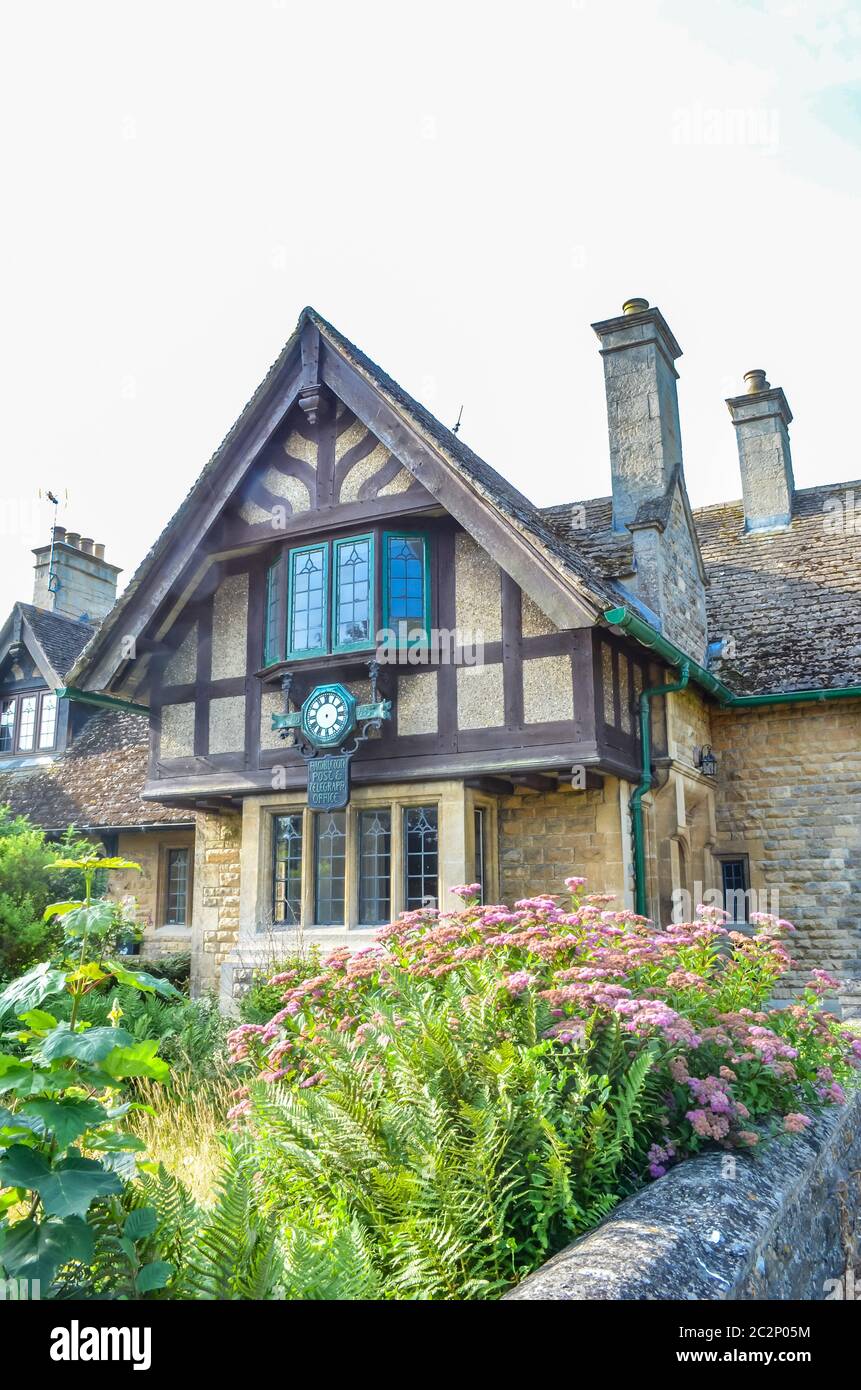 Ornate tudor chimneys hi-res stock photography and images - Alamy