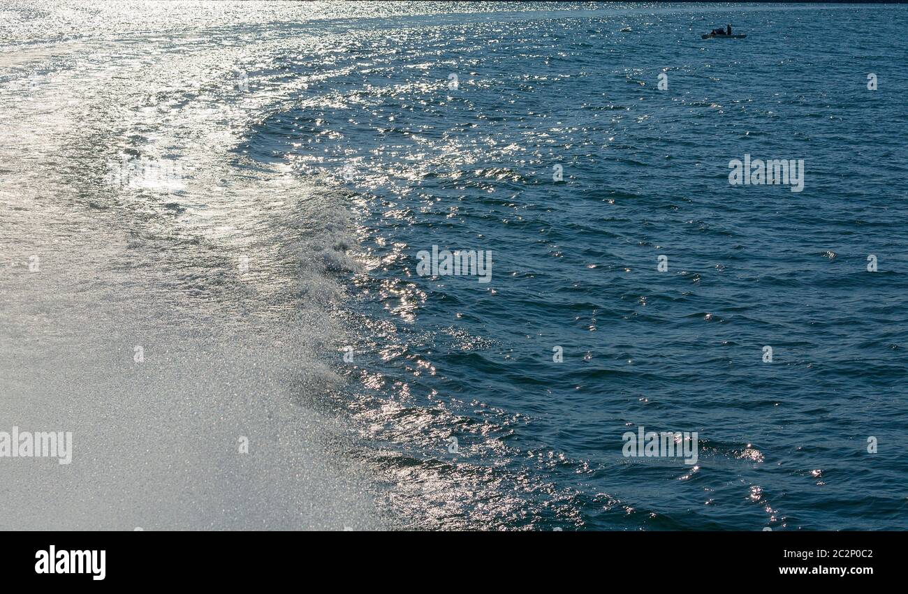 Ship kelvin wake hi-res stock photography and images - Alamy