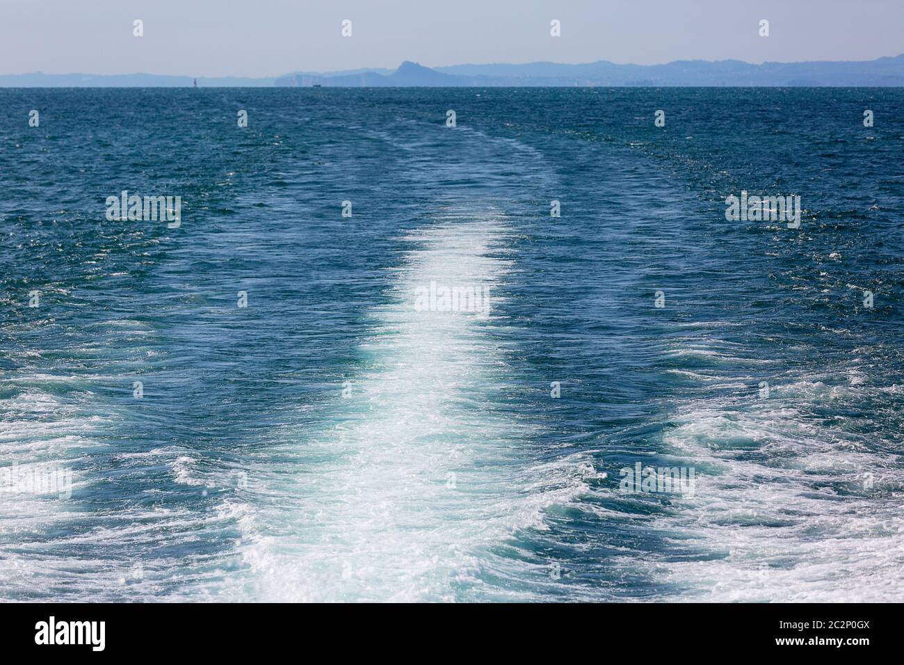 Kelvin wake pattern hi-res stock photography and images - Alamy