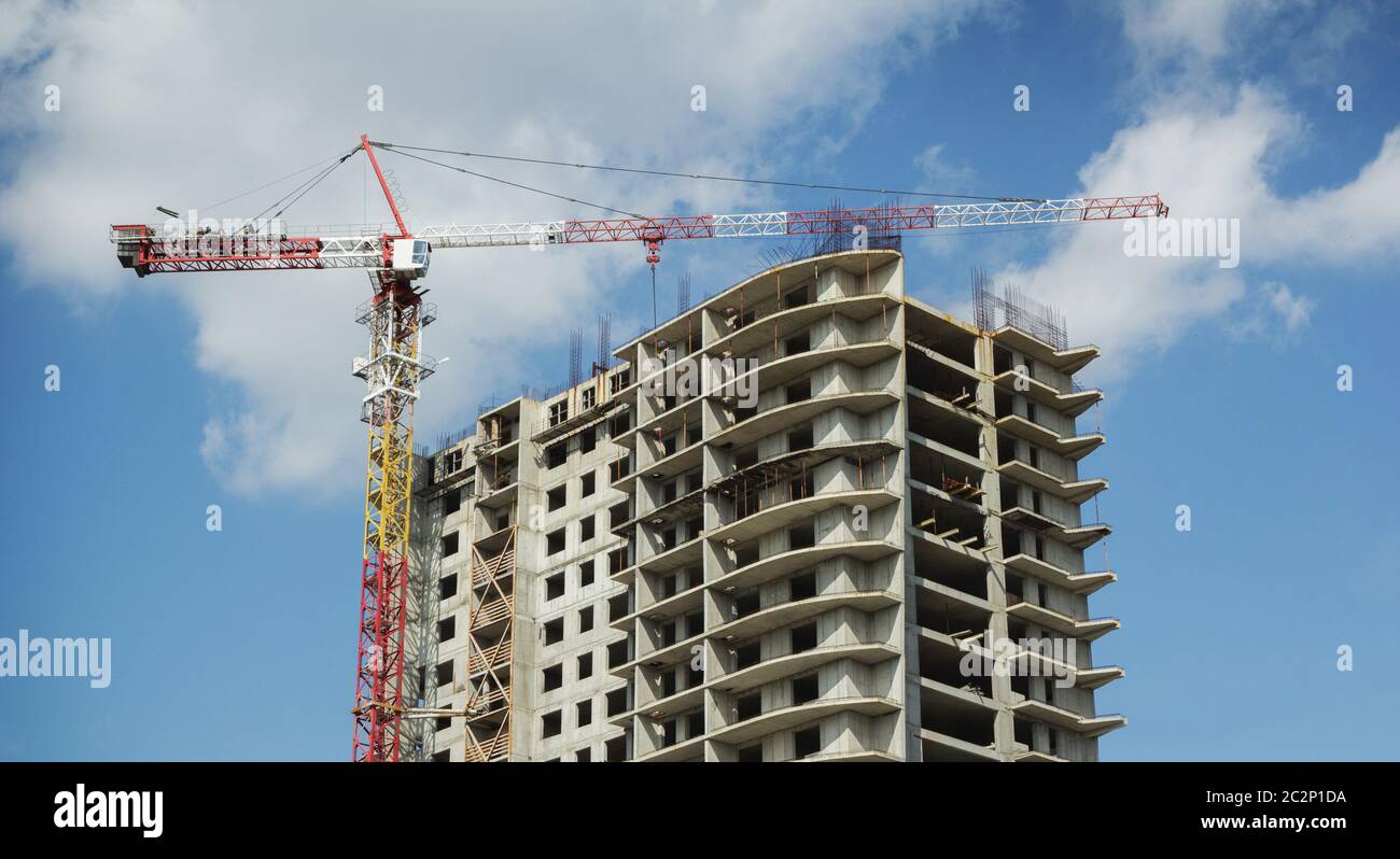 Multi-storey house is built in the urban area Stock Photo - Alamy