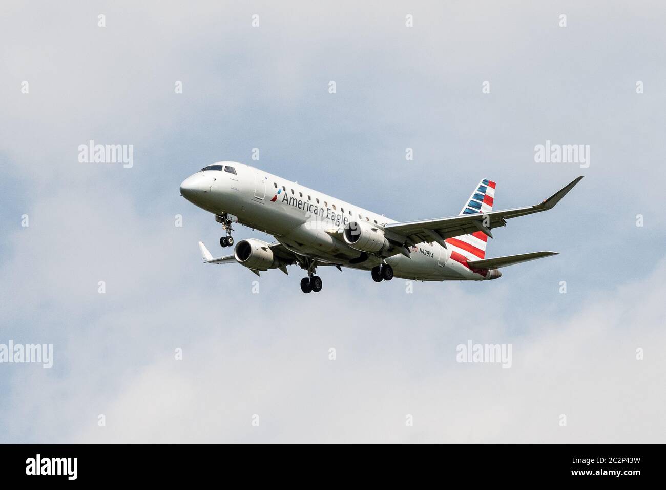 An American Eagle Embraer E175LR landing at Ronald Reagan Washington ...