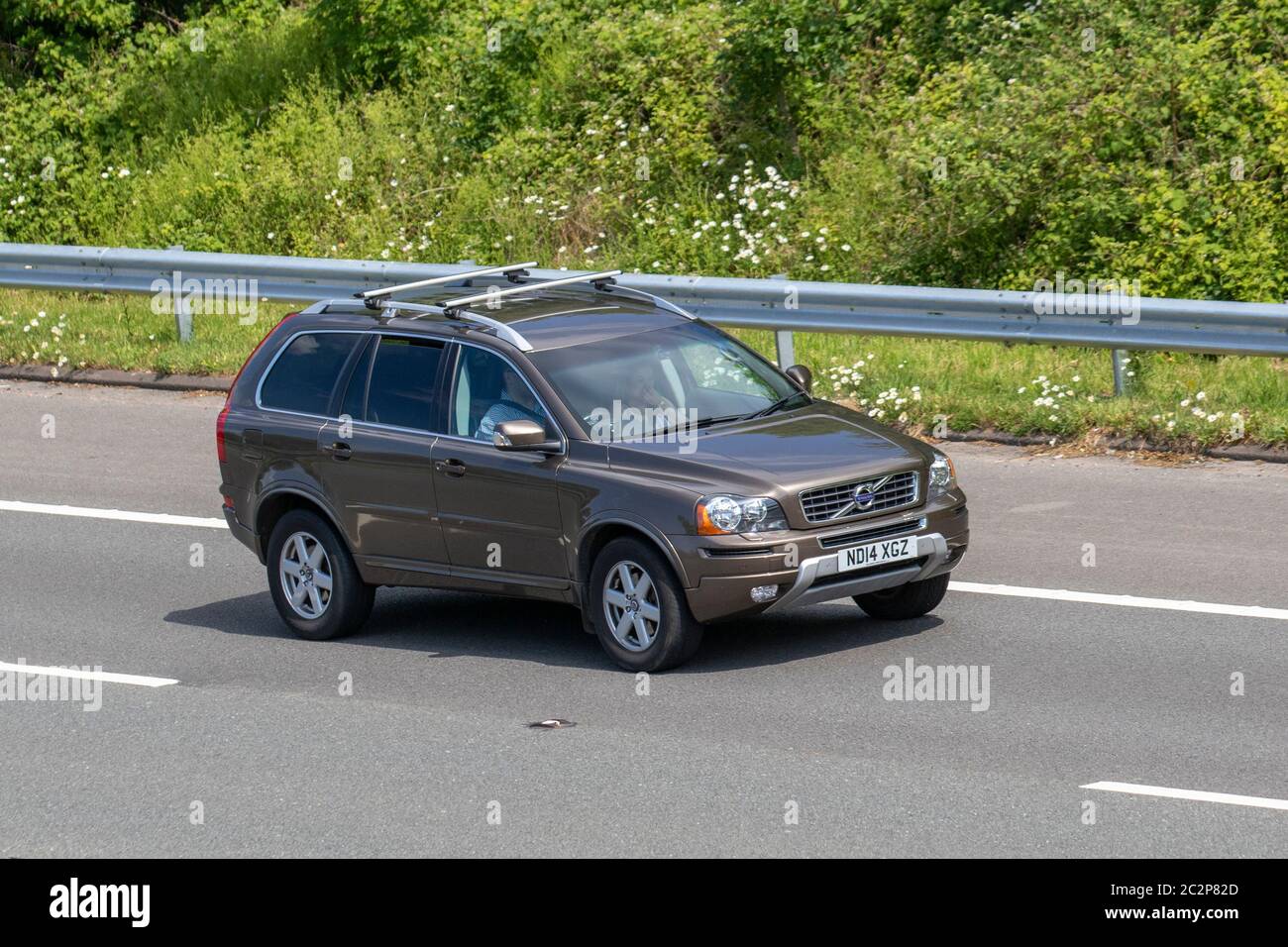 Volvo xc90 se cars hi-res stock photography and images - Alamy