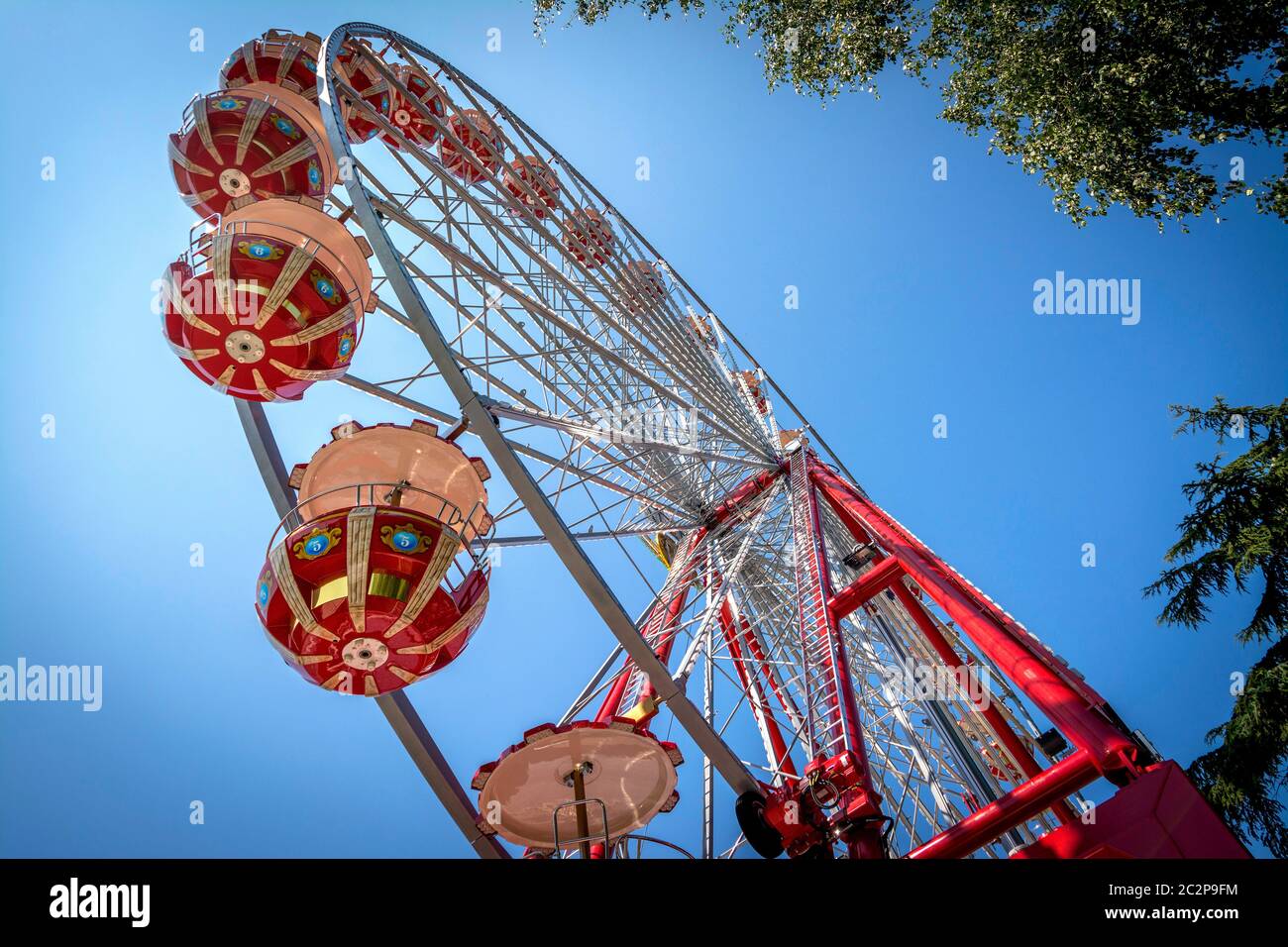 Geneva ferris wheel, Switzerland Stock Photo - Alamy