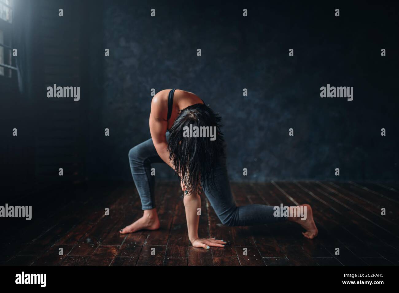 Contemp dance hi-res stock photography and images - Alamy
