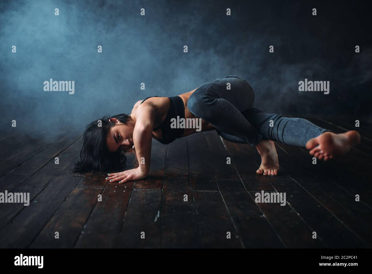 Contemp dance hi-res stock photography and images - Alamy