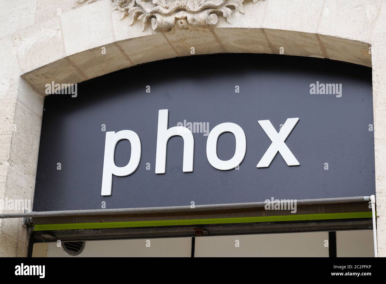 Bordeaux , Aquitaine / France - 06 14 2020 : phox logo sign shop of camera electronics store ...