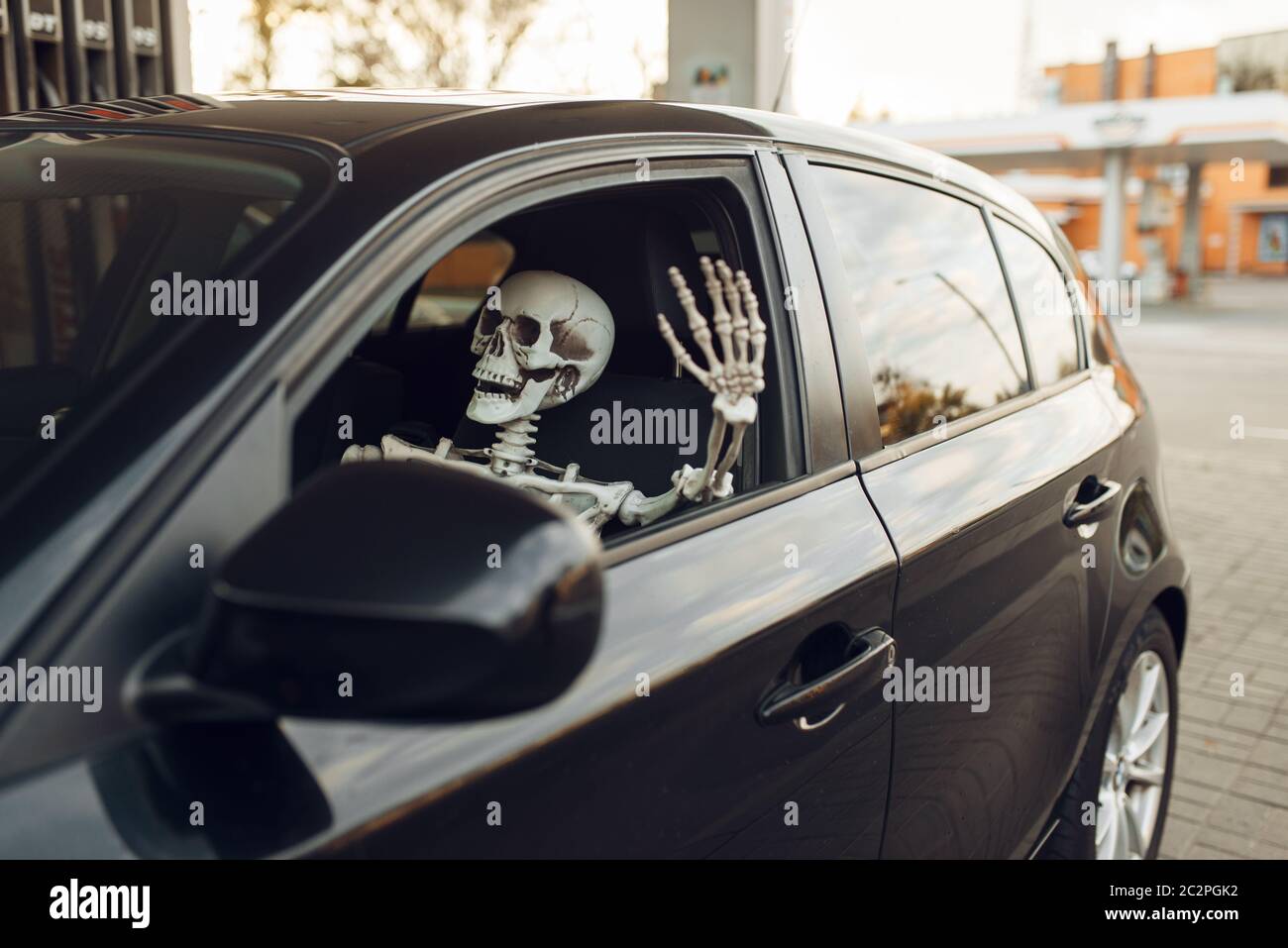 Skeleton in car hi-res stock photography and images - Alamy