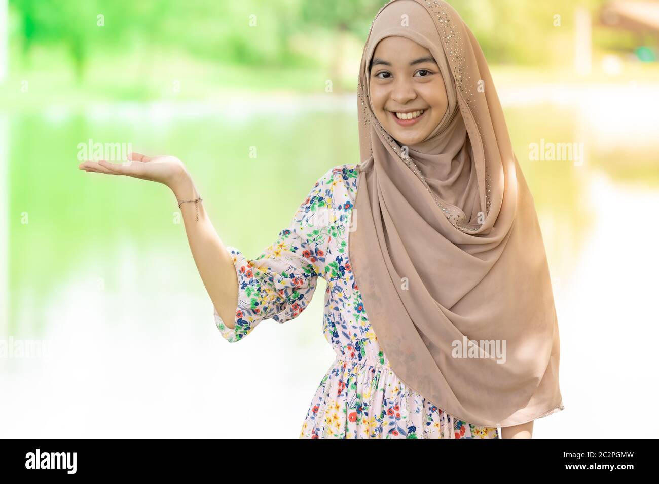 muslim girl portrait Stock Photo - Alamy