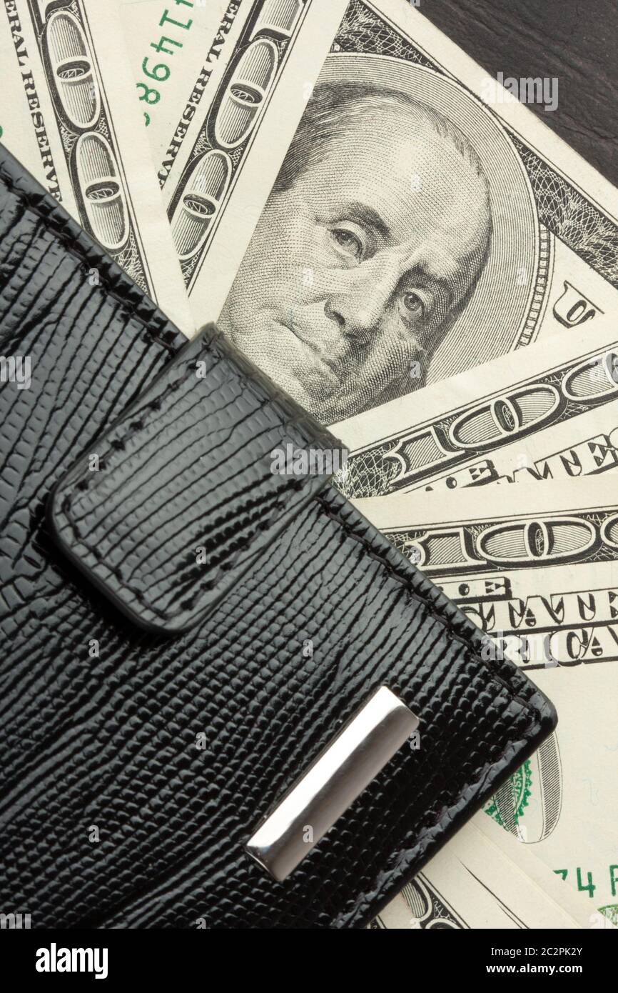 Wallet full of money hi-res stock photography and images - Alamy