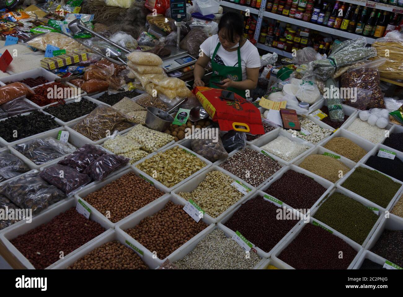 Wet and dry market hi-res stock photography and images - Alamy