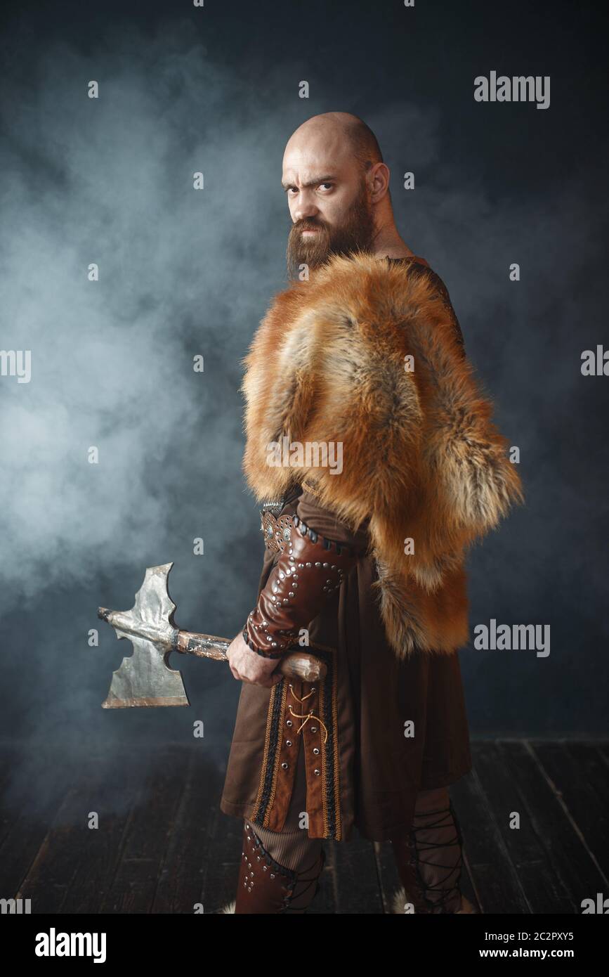 Angry viking hi-res stock photography and images - Alamy