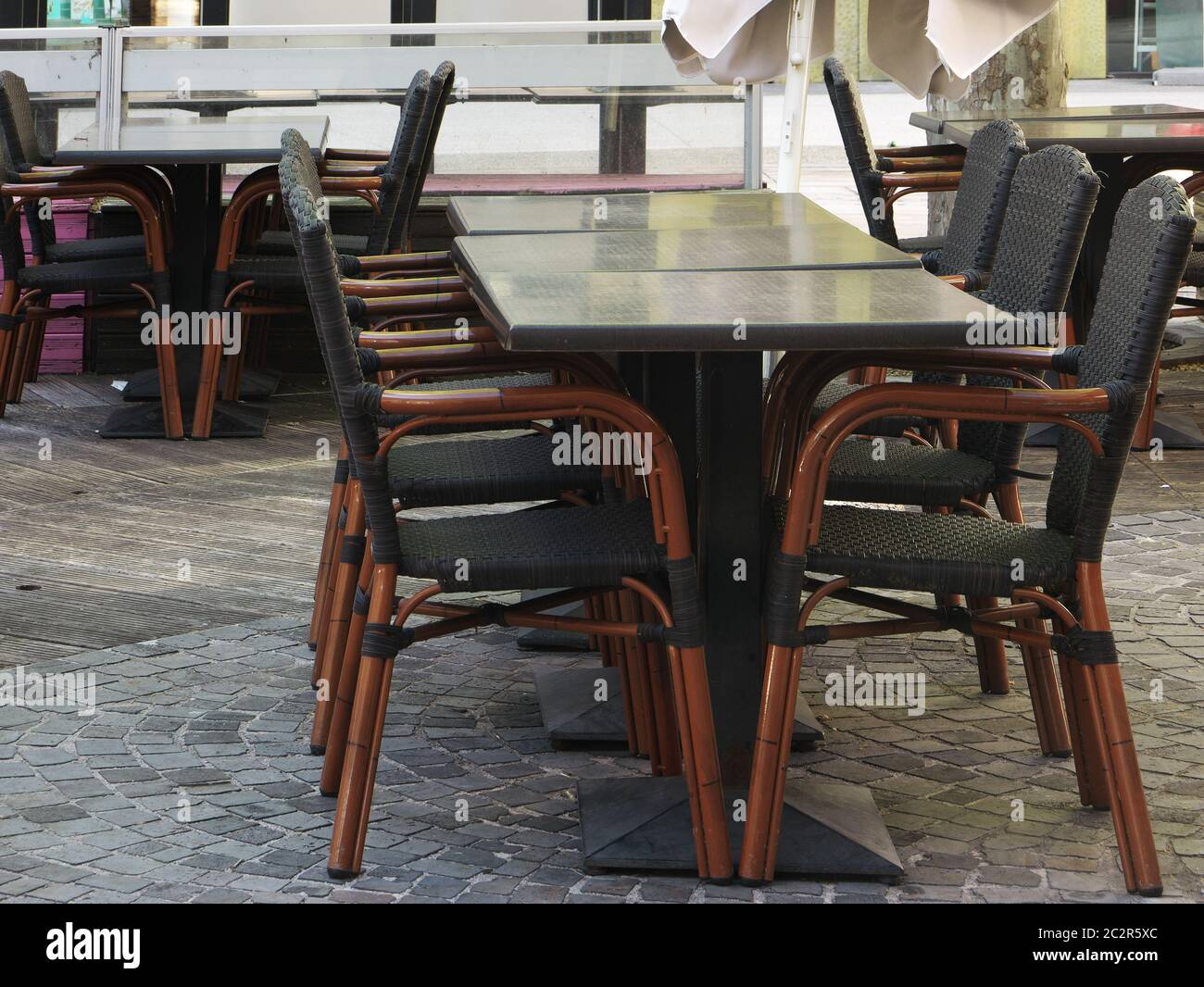 Empty bar hi-res stock photography and images - Alamy