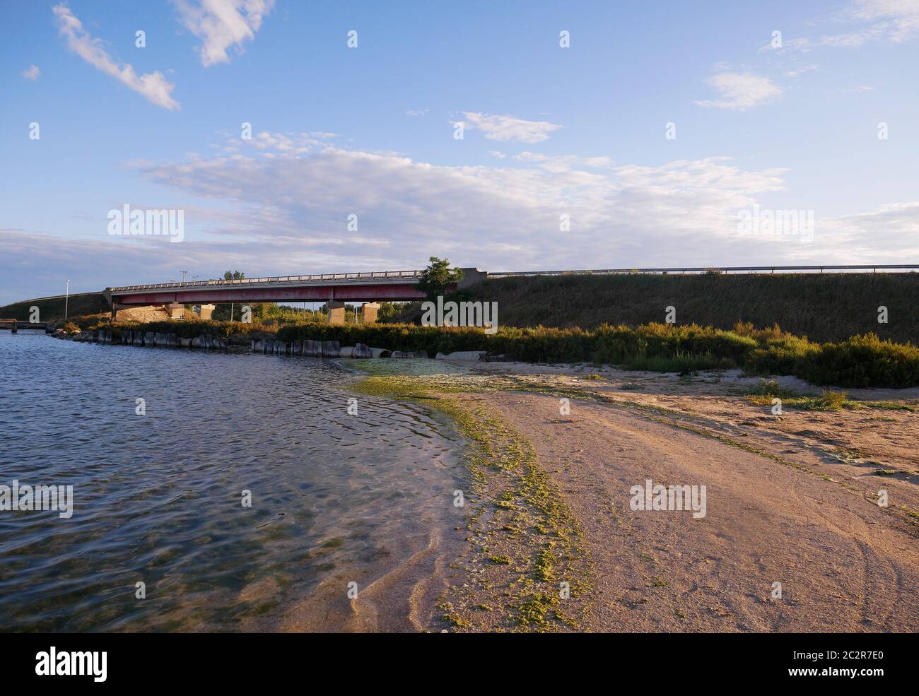 Blue water beach bridge hi-res stock photography and images - Alamy