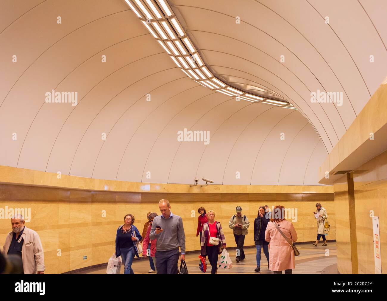 Pedestrian walking through underpass hi-res stock photography and ...