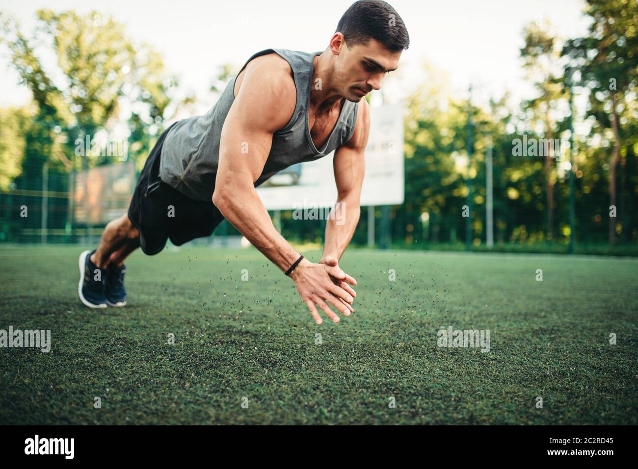 Push up sun man gym hi-res stock photography and images - Alamy