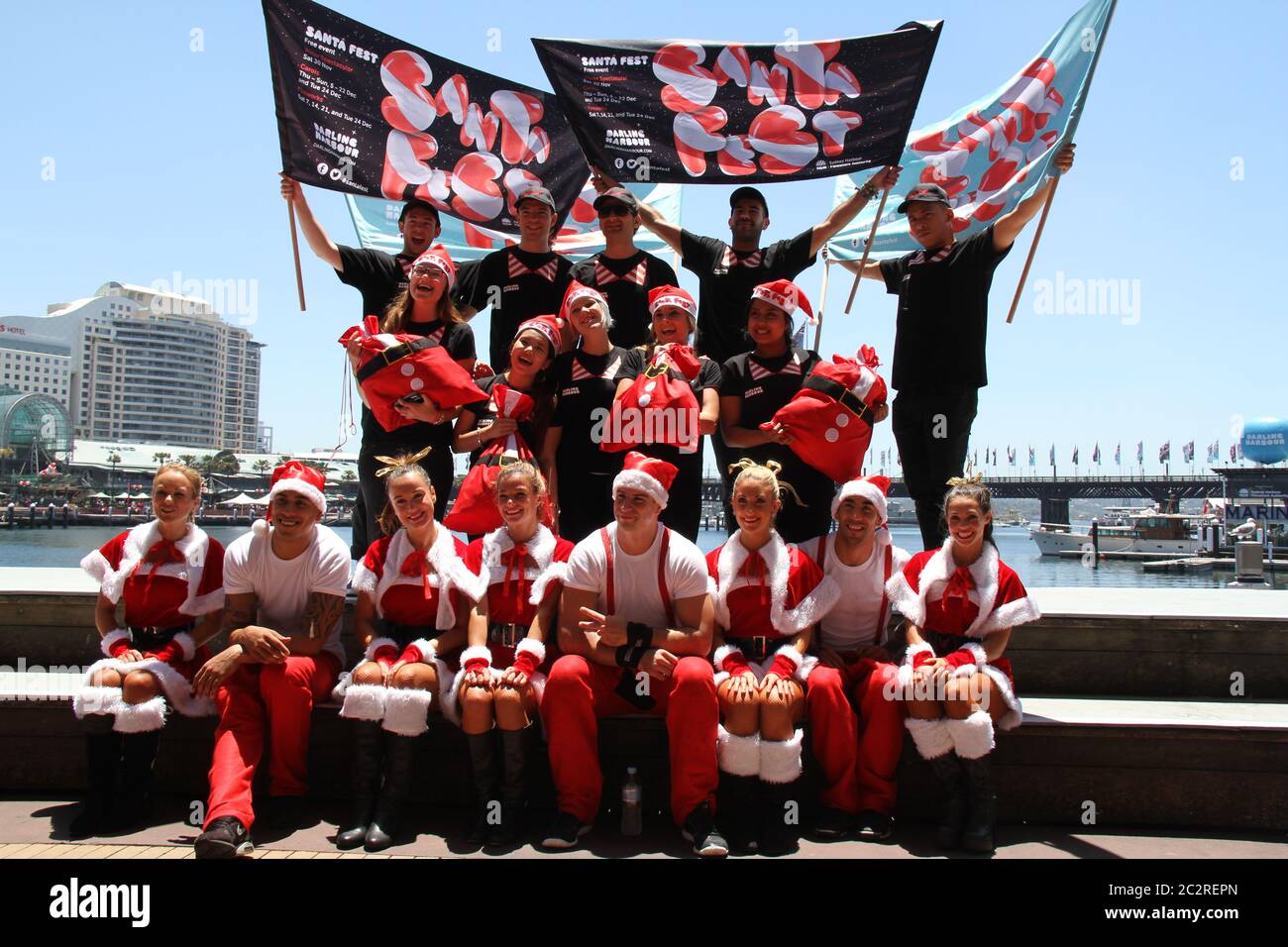 Santa Fest ‘flash mob’ group photo at Darling Harbour, Sydney Stock ...
