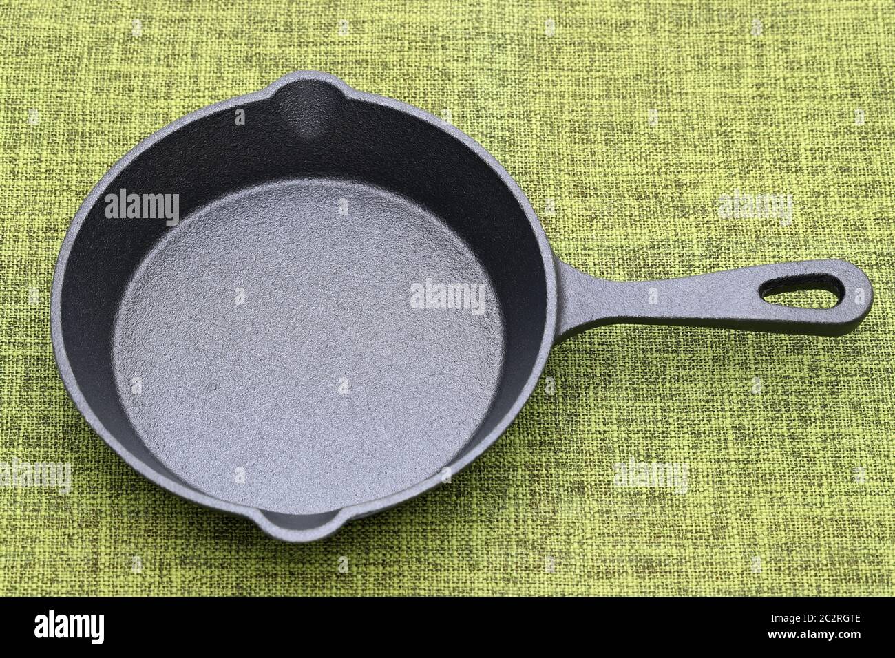 Empty fry pan hi-res stock photography and images - Alamy