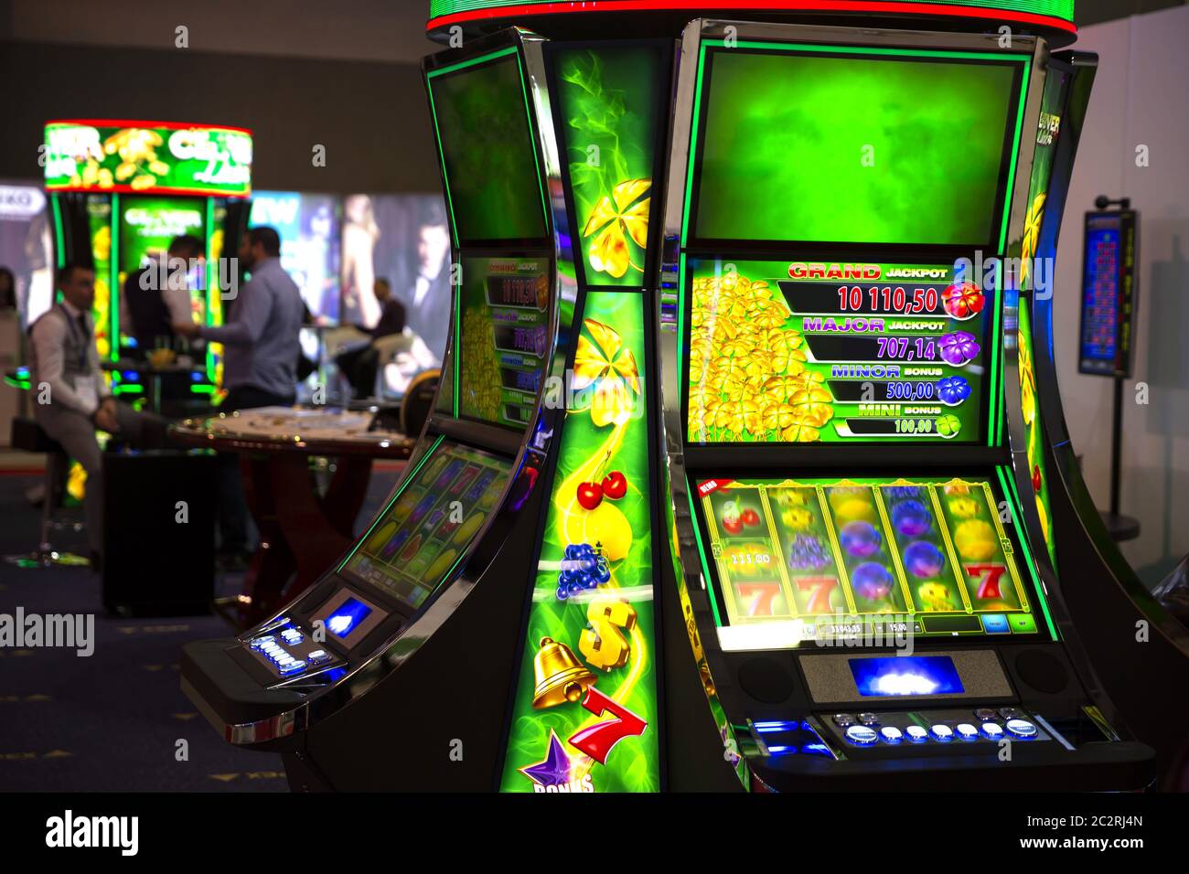 Green slots hi-res stock photography and images - Alamy