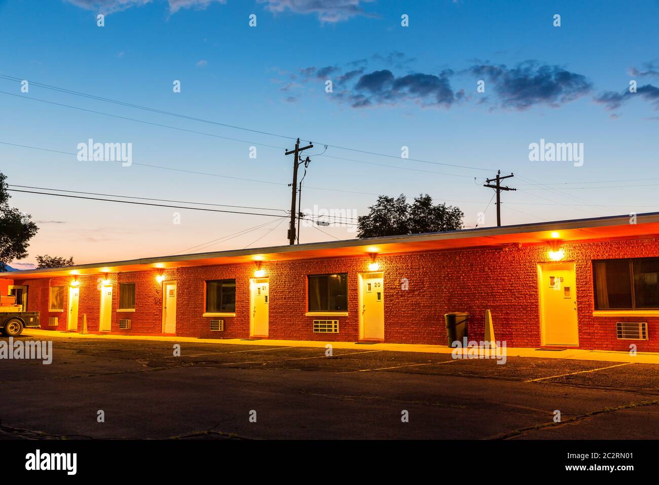 Route 66 roadside motel exterior hi-res stock photography and images ...