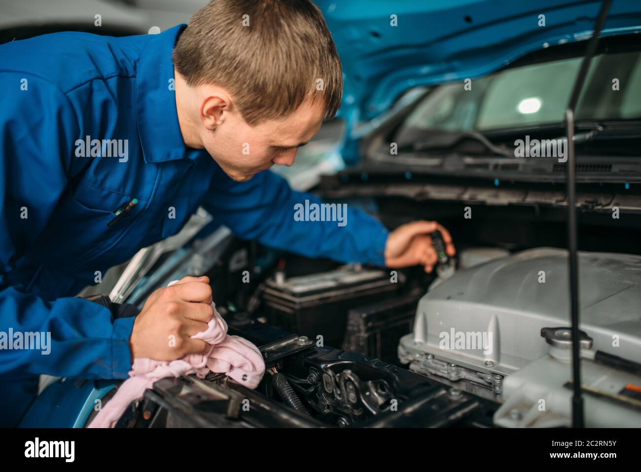 Fluid level hi-res stock photography and images - Alamy