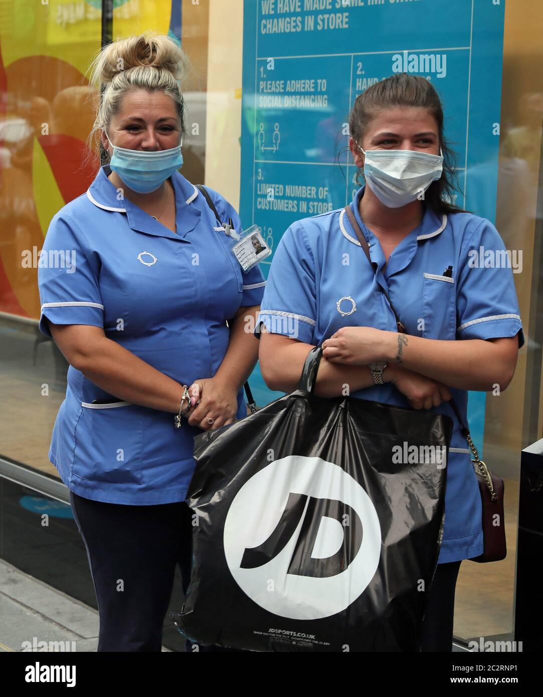 Non essential workers hi-res stock photography and images - Alamy