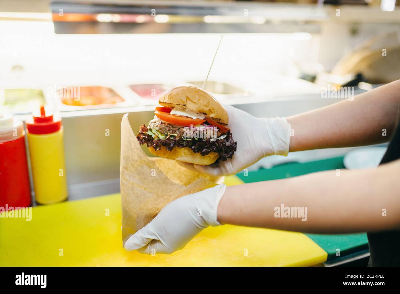 Cooking burgers close up chef hi-res stock photography and images - Alamy