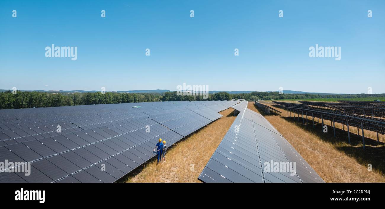 Large scale solar power plant hi-res stock photography and images - Alamy