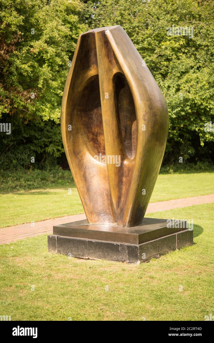 Sculpture Large totem head at the Henry Moore Foundation Stock Photo ...