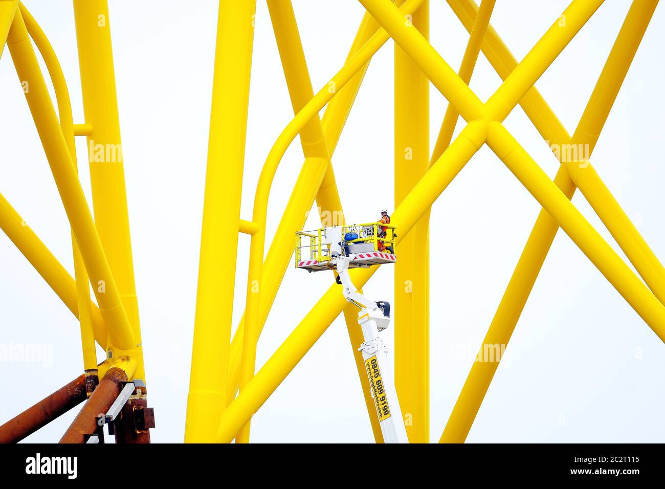 Simon Snorkel cherry picker inspection of newly built wind turbine ...