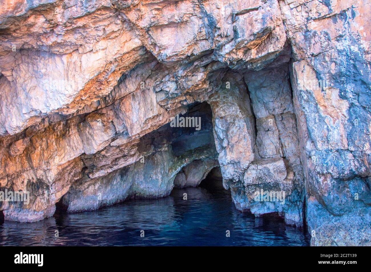 Cave entrances at the seashore hi-res stock photography and images - Alamy