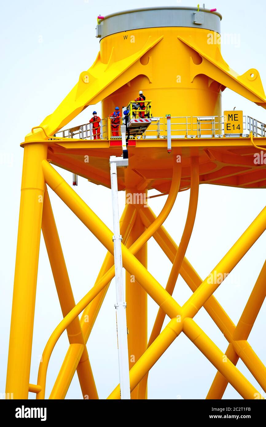 Simon Snorkel cherry picker inspection of newly built wind turbine ...